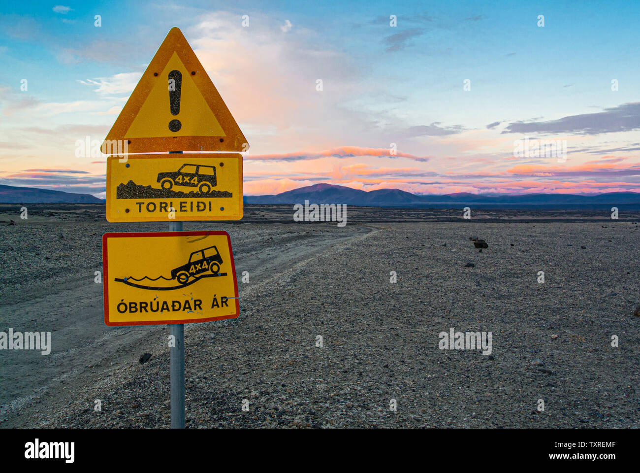 Desert warning signs hi-res stock photography and images - Alamy