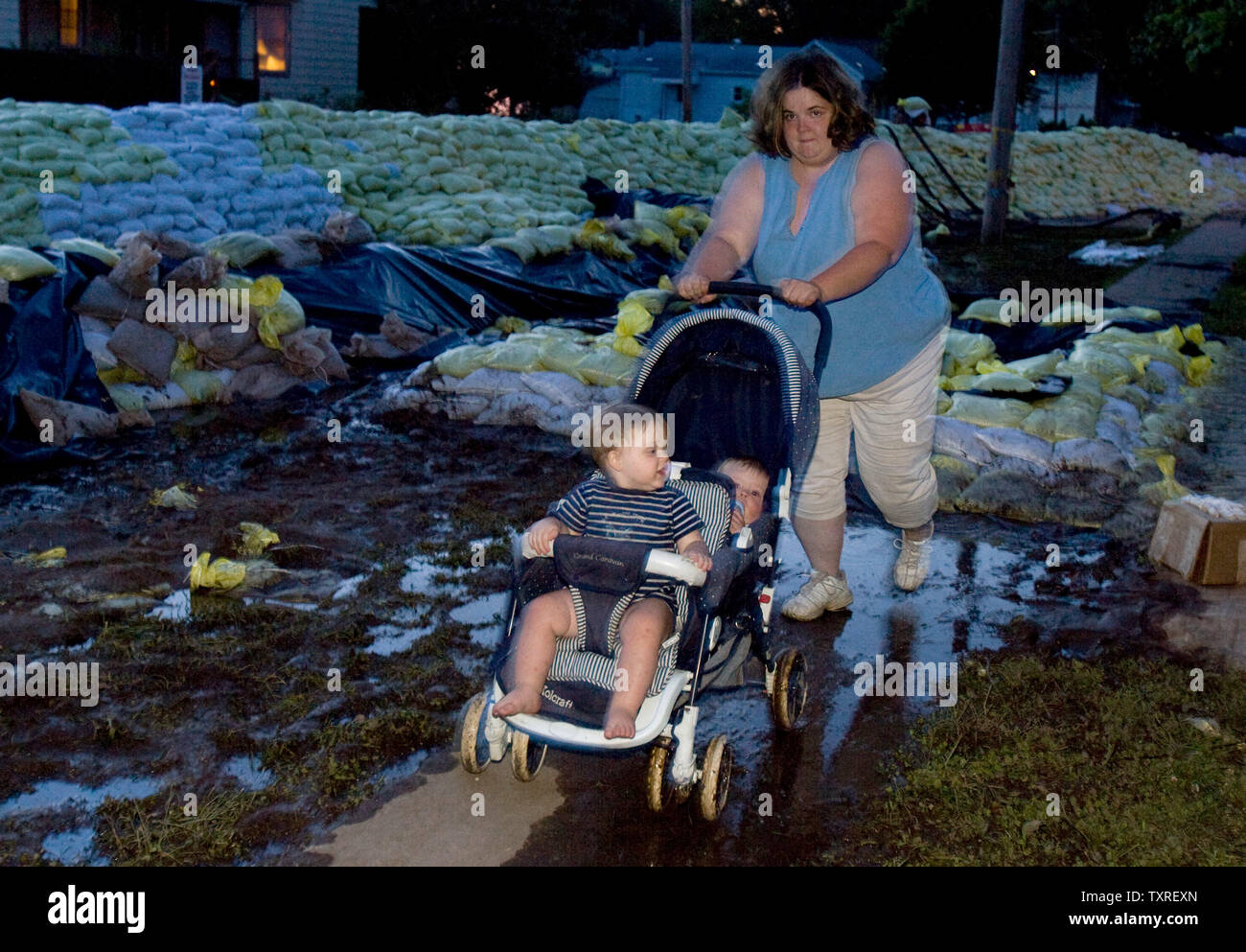 Crest down hi-res stock photography and images - Alamy