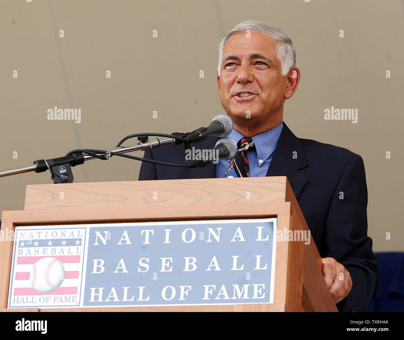 Emcees hi-res stock photography and images - Alamy