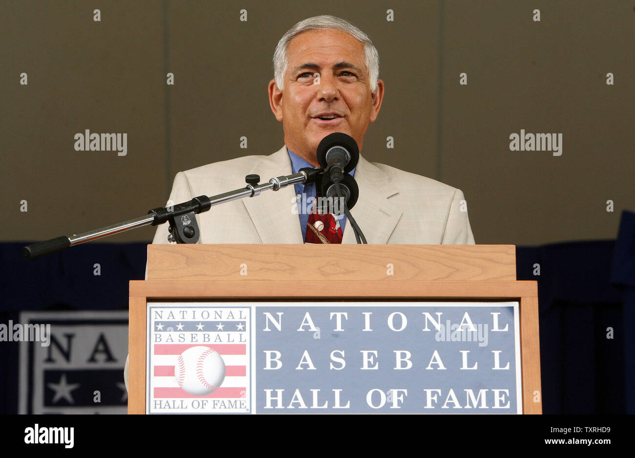 Cincinnati Reds broadcaster George Grande emcees the National Baseball ...