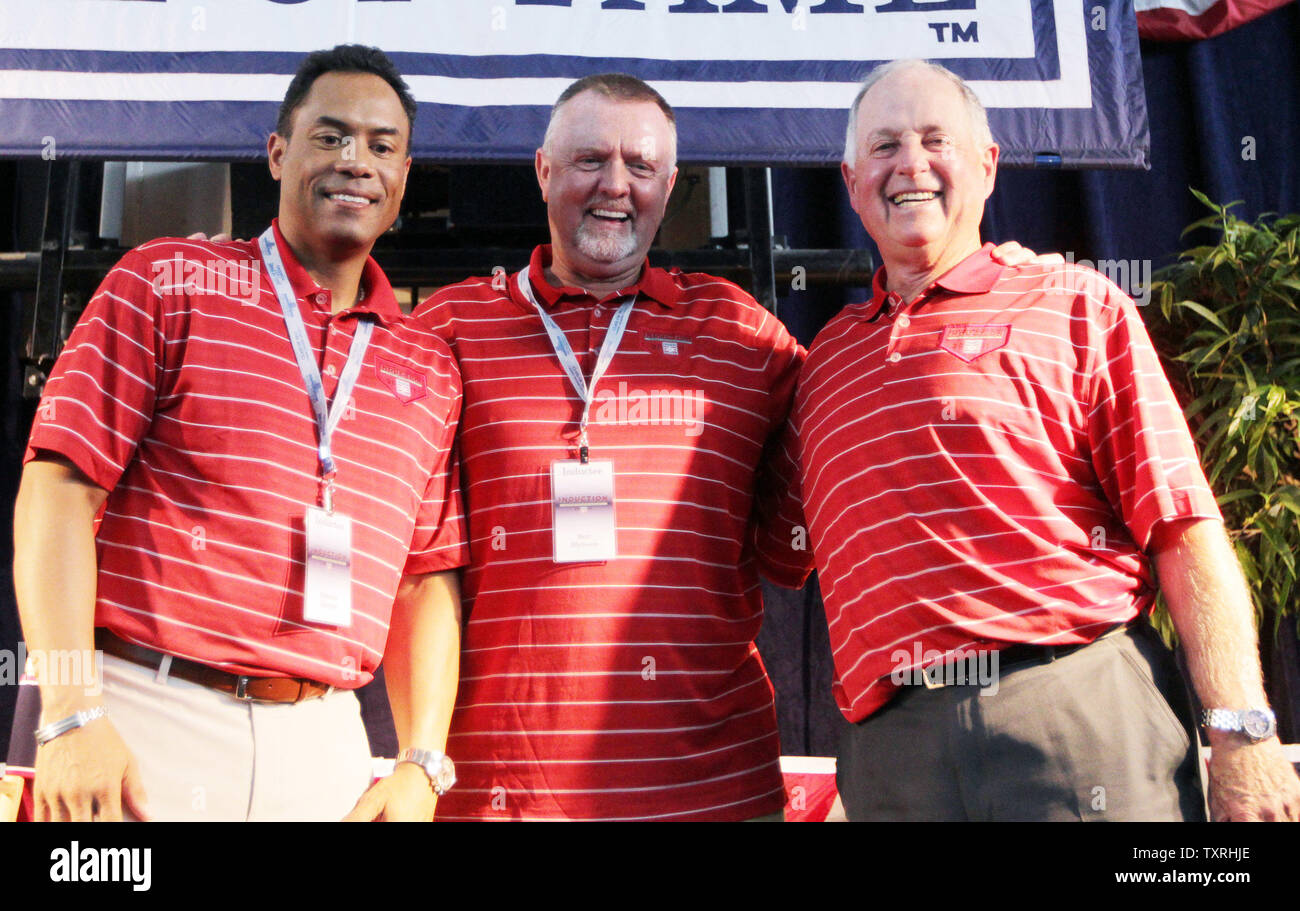 National Baseball Hall of Fame inductees ( L to R) Roberto Alomar, Bert ...