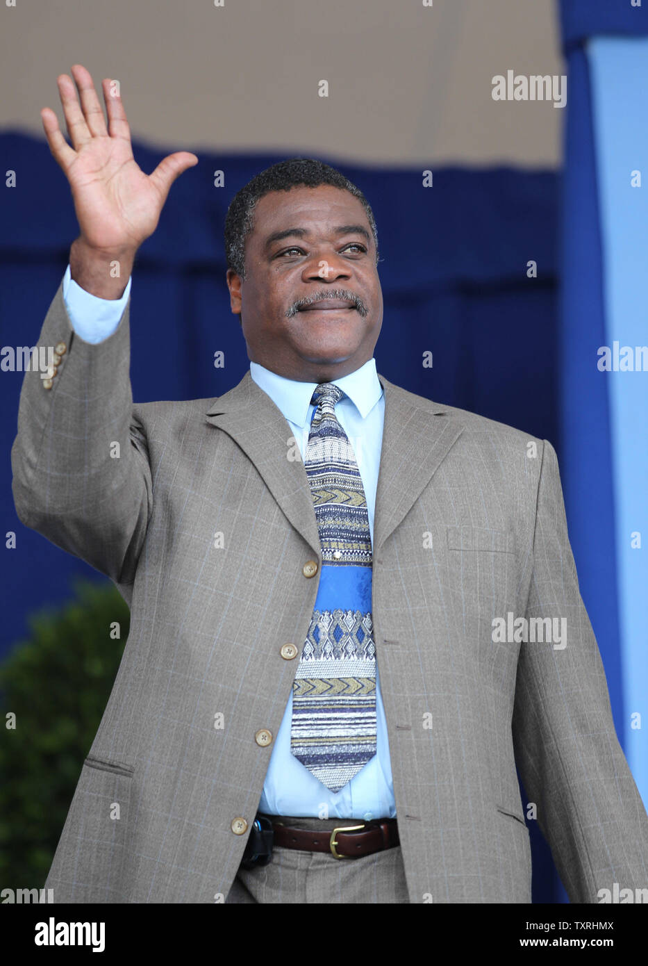National Baseball Hall of Fame member Eddie Murray enters the stage for ...