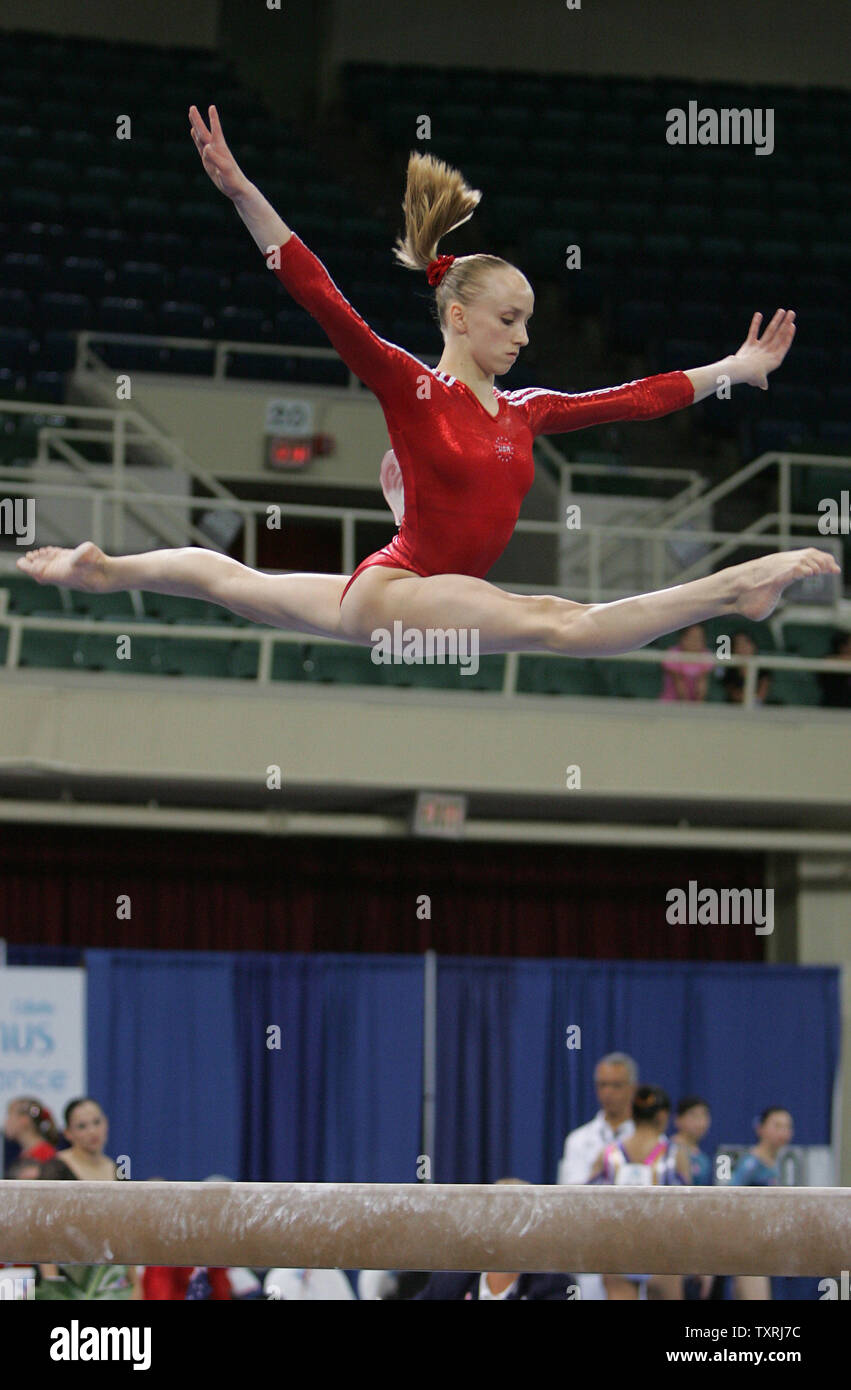 Nastia liukin beam hi-res stock photography and images - Alamy
