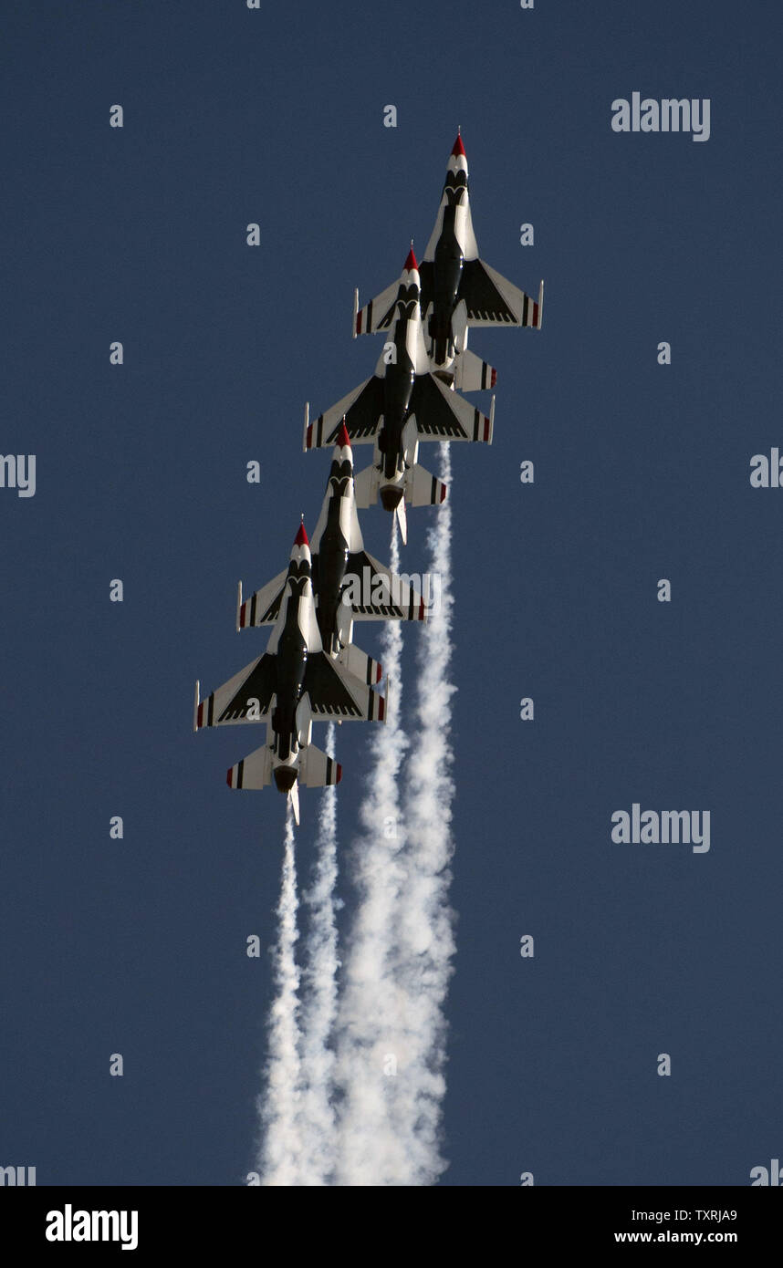 The USAF "Thunderbirds perform aerial maneuvers at the Wings over ...