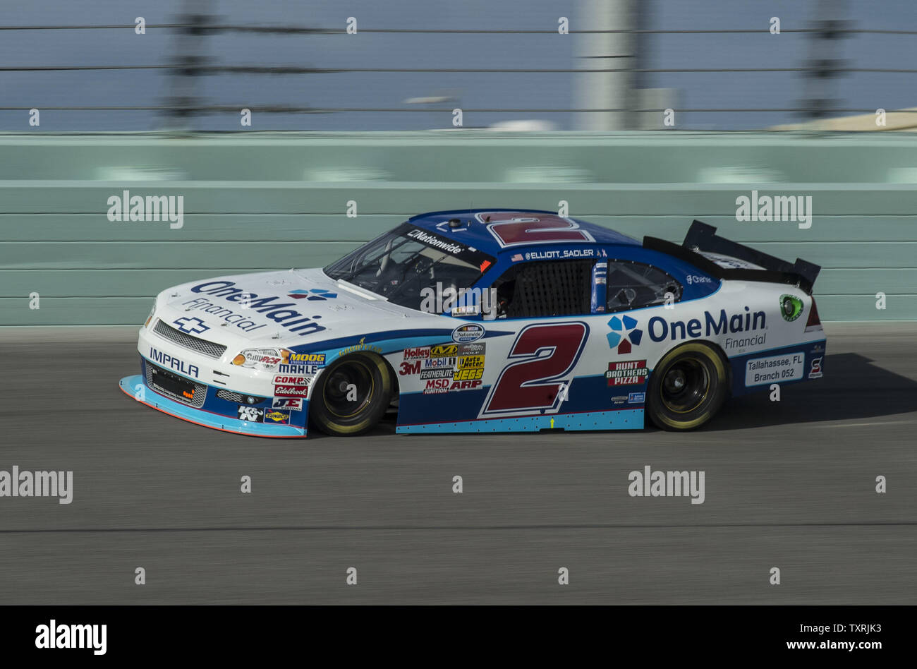 NASCAR Nationwide Series Championship racer, Elliott Sadler, practices ...