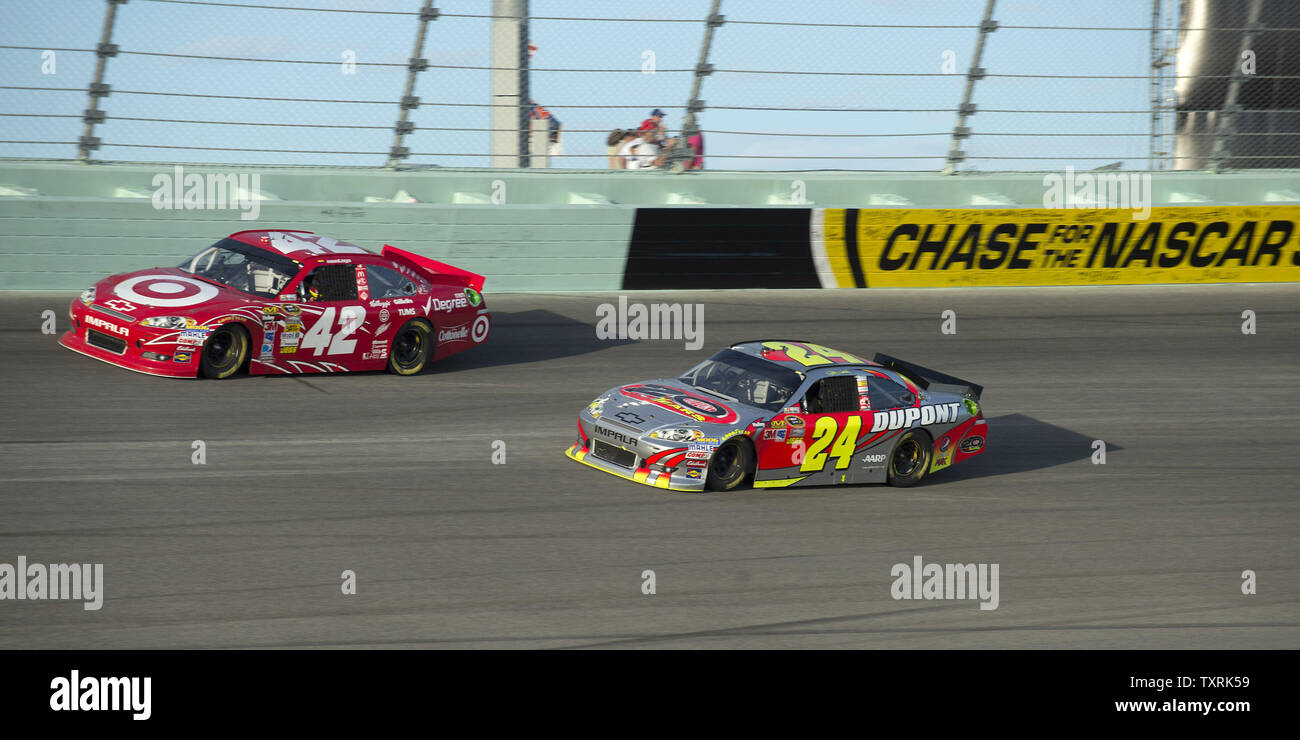 NASCAR Sprint Cup Series Championship Ford EcoBoost 400 racer Jeff ...