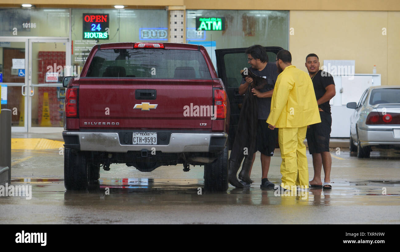 Gas station flooding hi-res stock photography and images - Alamy