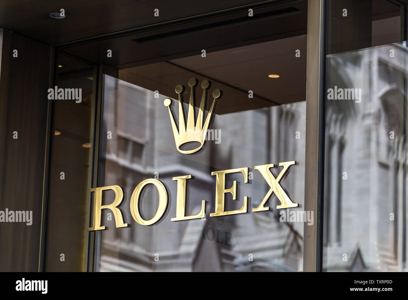 NEW YORK, USA - MAY 15, 2019: Rolex building at the corner of 5th ...