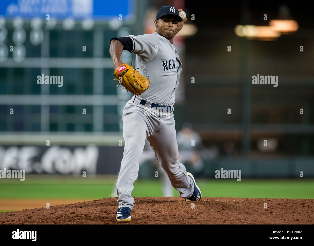 New York Yankees relief pitcher Stephen Tarpley pitches against the ...