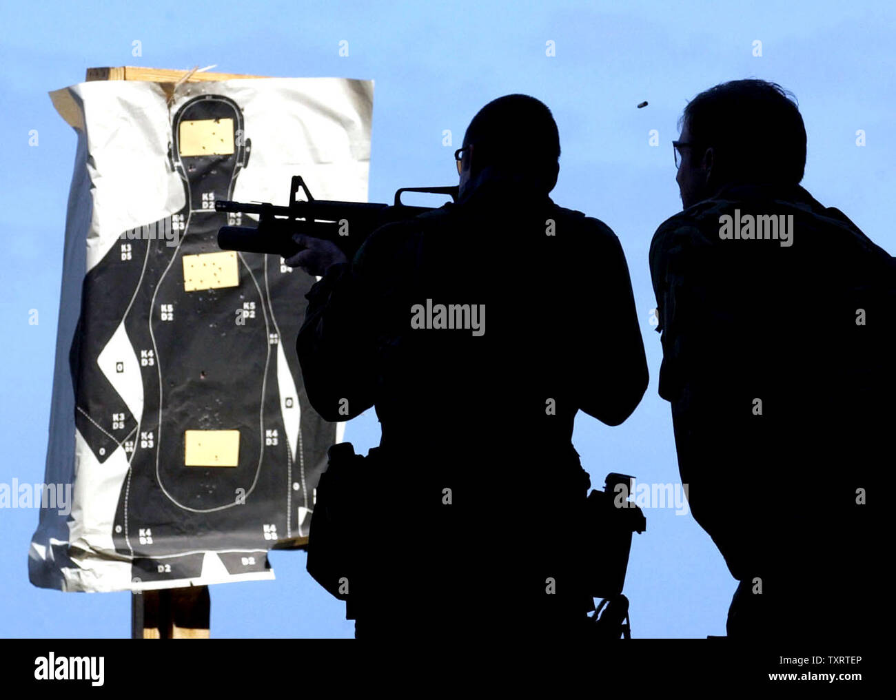 Explosive ordnance disposal eod team hi-res stock photography and ...