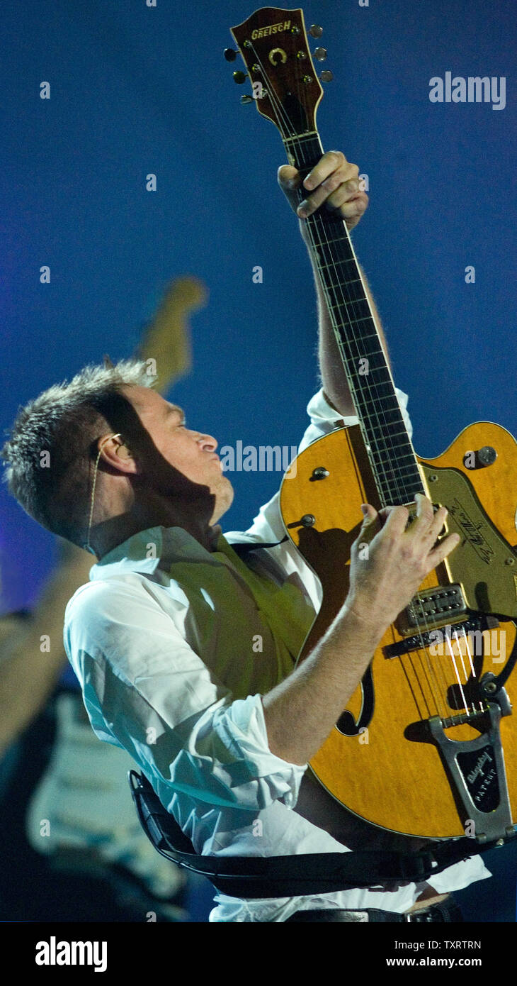 Brian Adams performs at the 2006 Juno Music Awards in Halifax, Nova ...