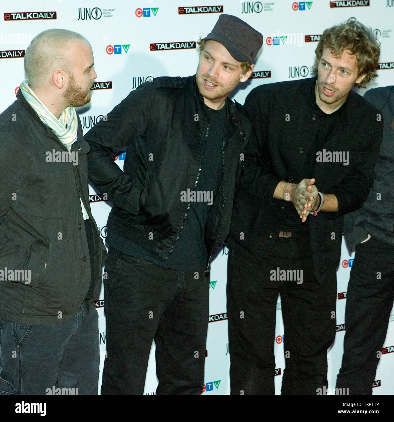 Chris martin coldplay red carpet hi-res stock photography and images ...