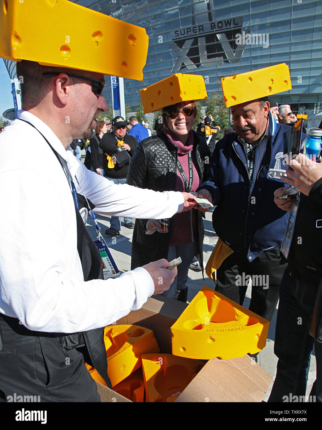 Cheesehead hats hi-res stock photography and images - Alamy
