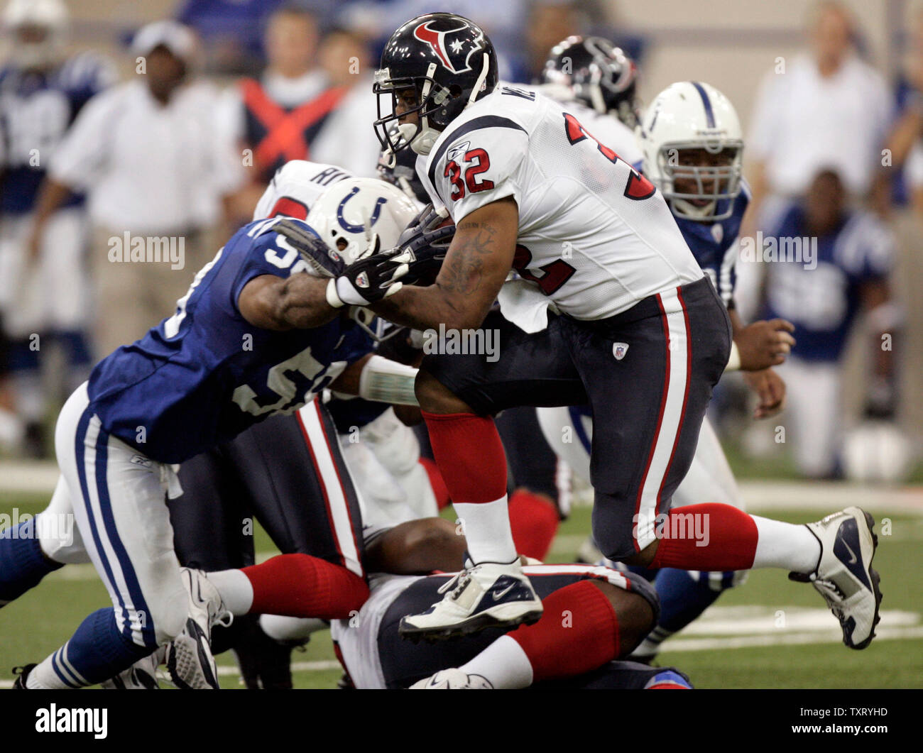 Jonathan wells hi-res stock photography and images - Alamy