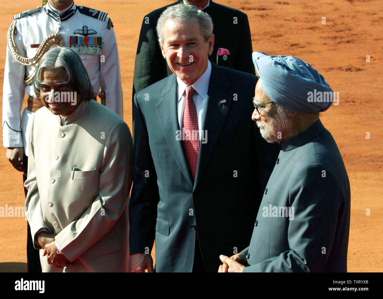 US President George W. Bush (C) is welcomed by Indian president Abdul ...