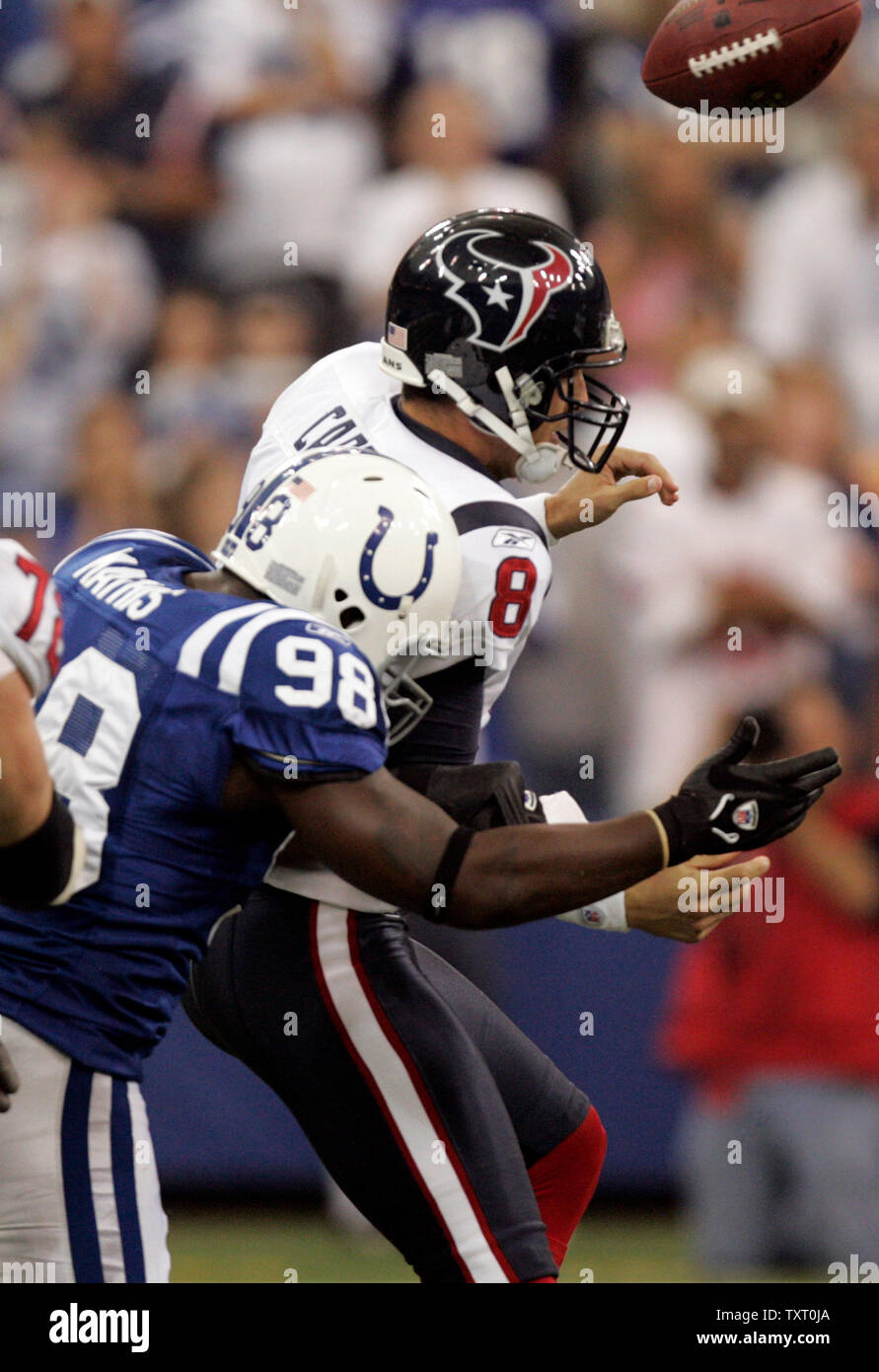 Indianapolis colts robert mathis hi-res stock photography and images ...
