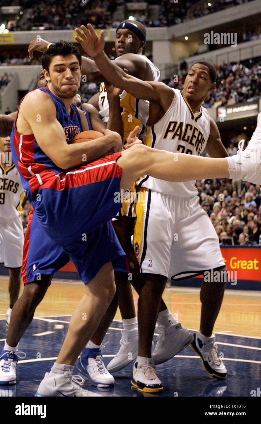 Detroit pistons carlos delfino argentina hi-res stock photography and ...