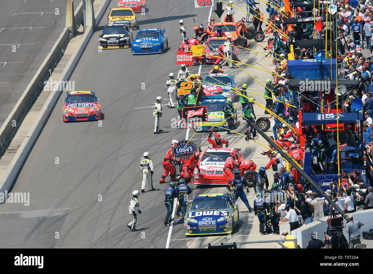 Mandatory pit stops hi-res stock photography and images - Alamy