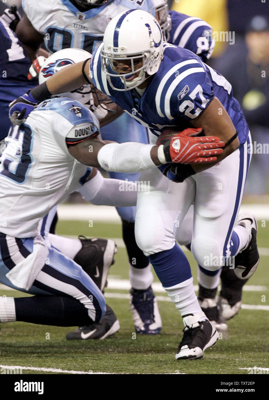 Keith bulluck tennessee titans hi-res stock photography and images - Alamy