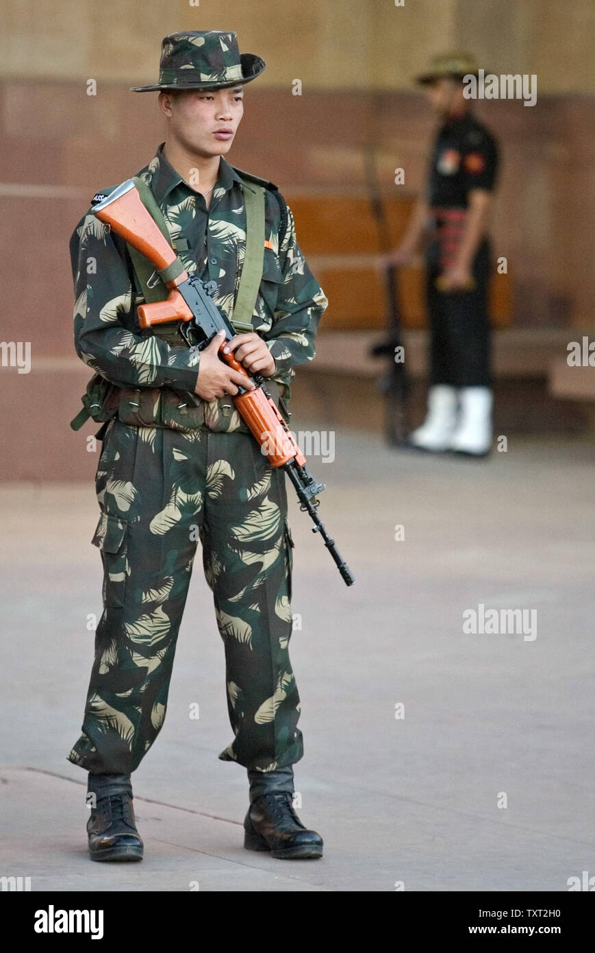 Indian soldiers stand guard in front of India Gate in New Delhi, India ...