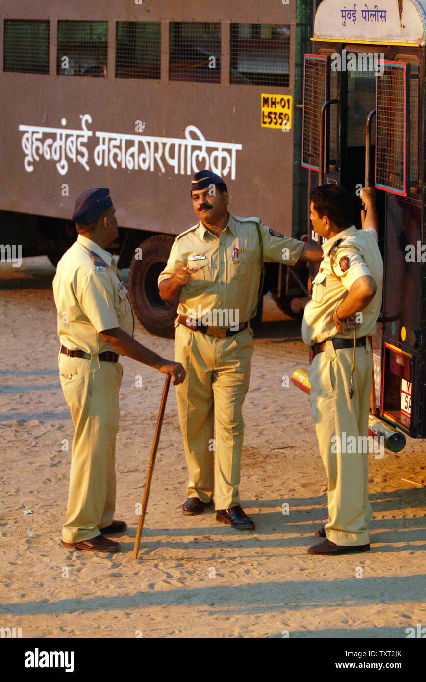 India Police Officers Stock Photos & India Police Officers Stock Images ...
