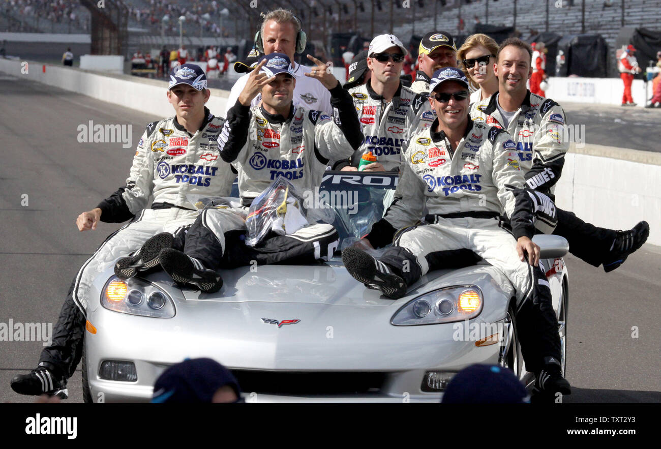 Indianapolis speedway finish line hi-res stock photography and images ...