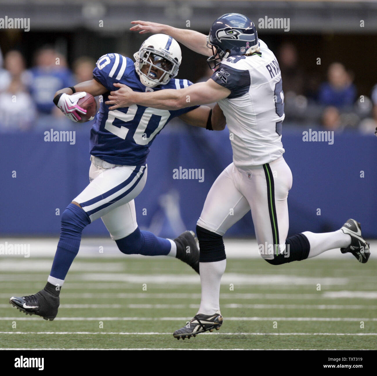 Is returning t hi-res stock photography and images - Alamy