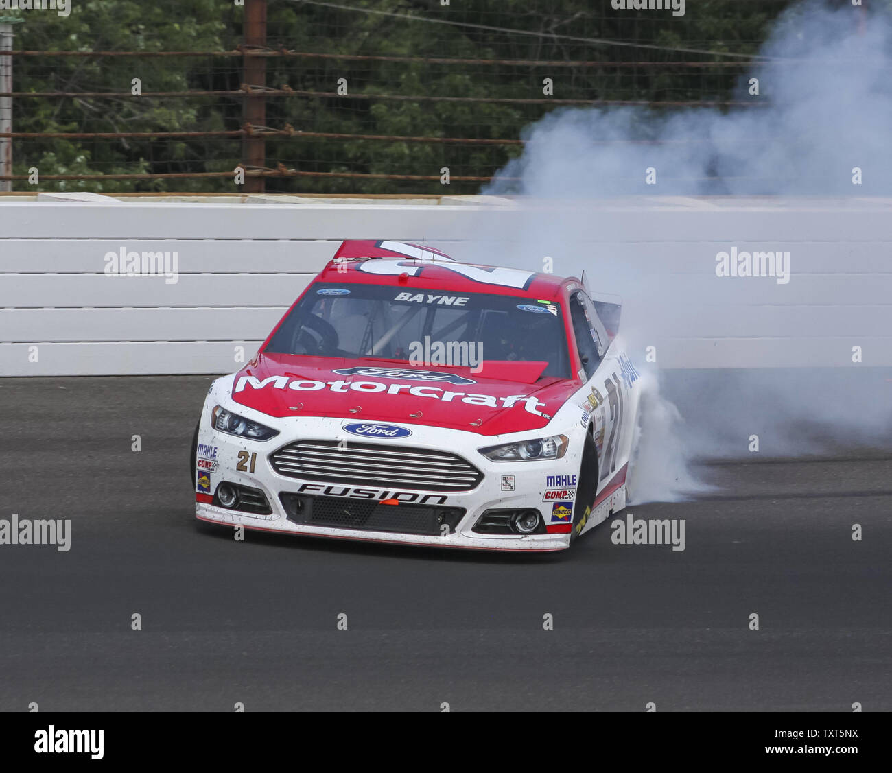 Car hits wall hi-res stock photography and images - Alamy