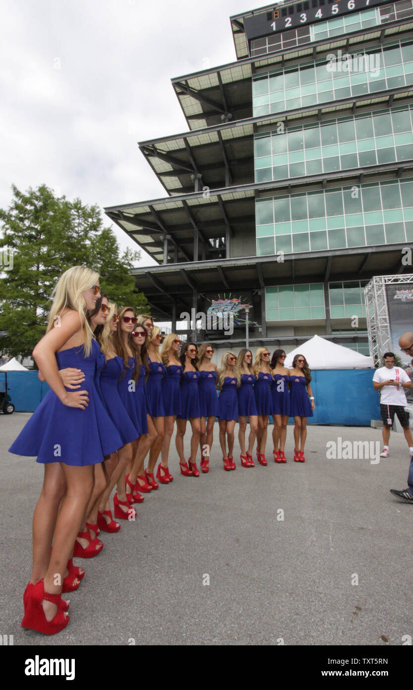 Red bull girls hi-res stock photography and images - Alamy