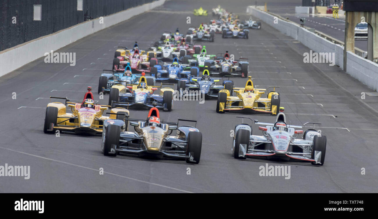 James Hinchcliffe takes the lead in lap 75 during the 100th running of ...