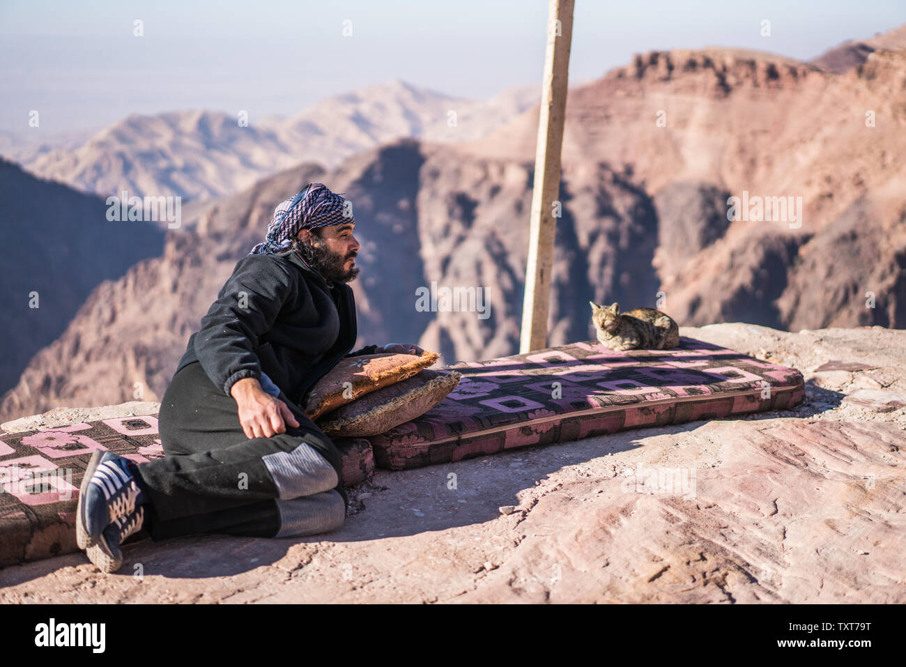 Local people in the Petra, Jordan Stock Photo - Alamy