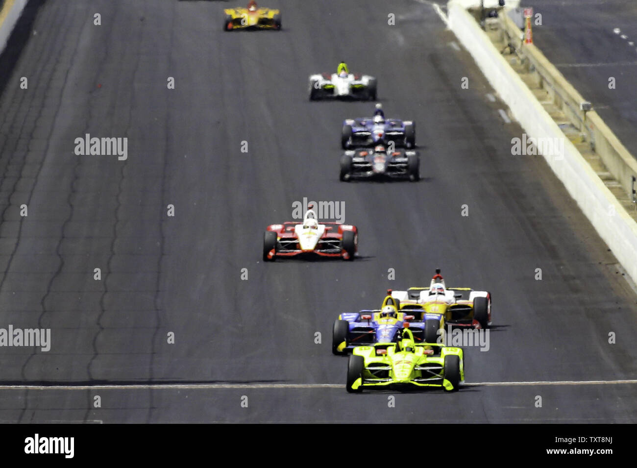 Indianapolis speedway finish line hi-res stock photography and images ...