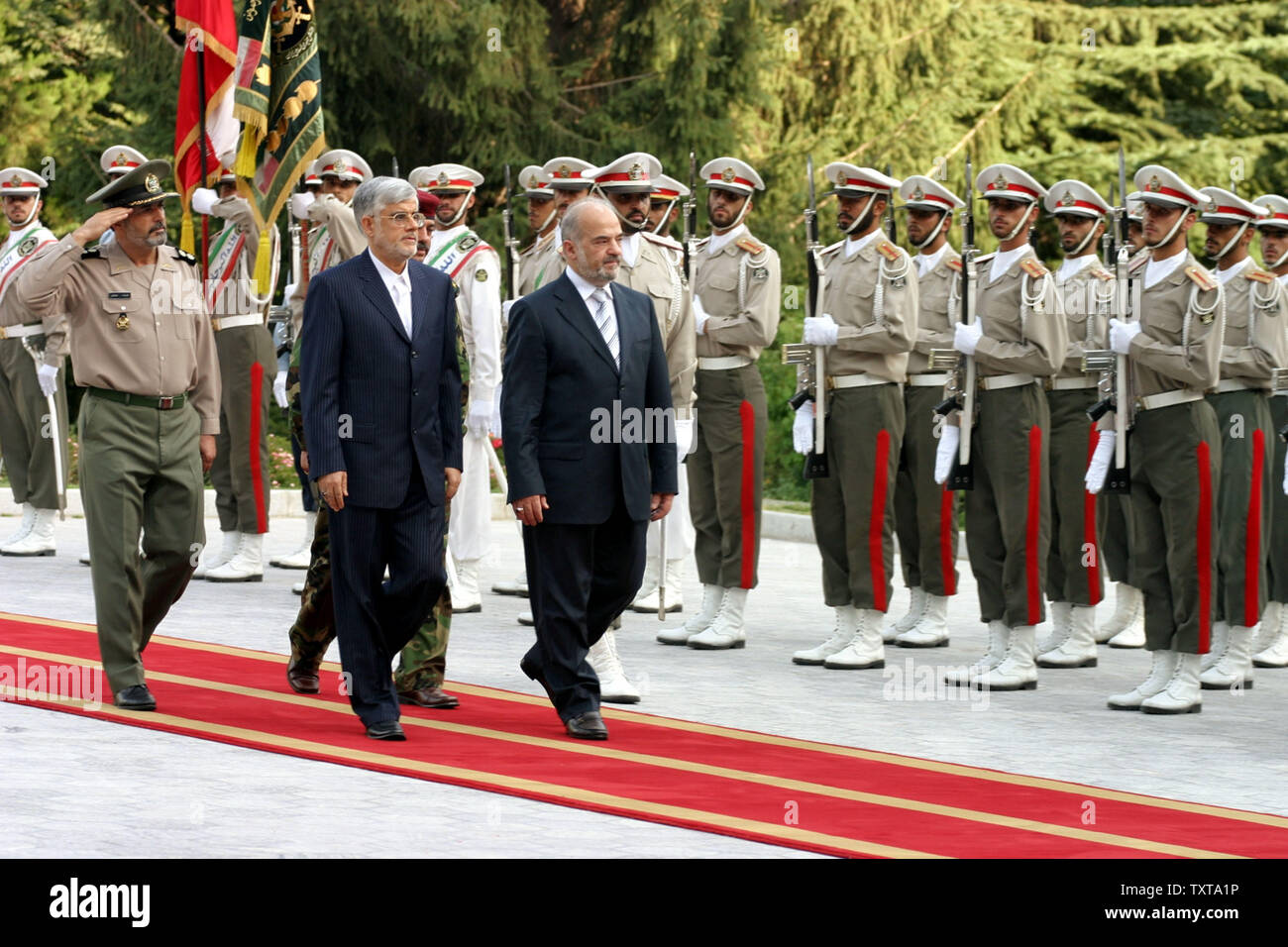 Iraqi Prime Minister, Ibrahim al-Jaafari (right) and Iranian Vice ...