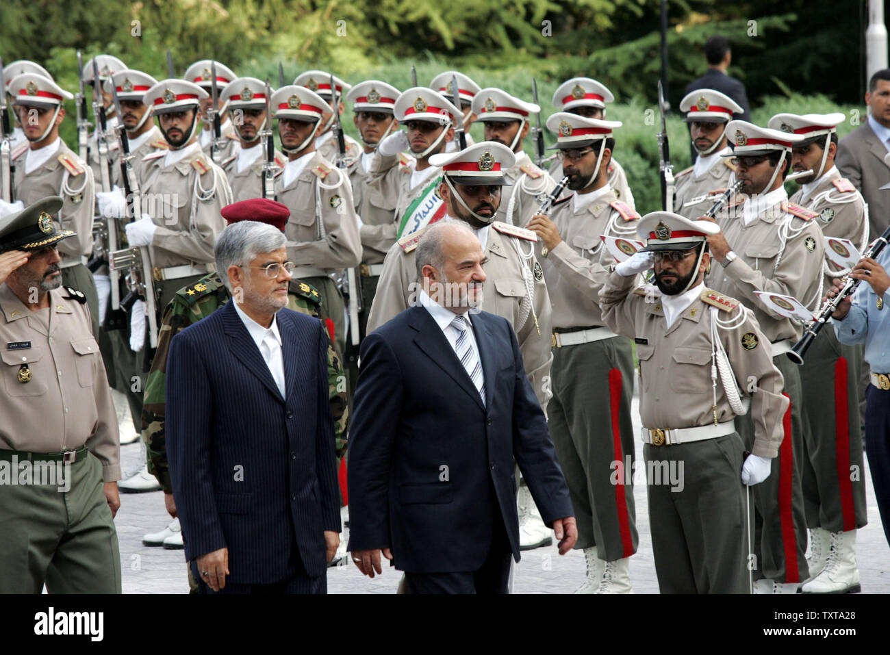 Iraqi Prime Minister, Ibrahim al-Jaafari, right, and Iranian Vice ...