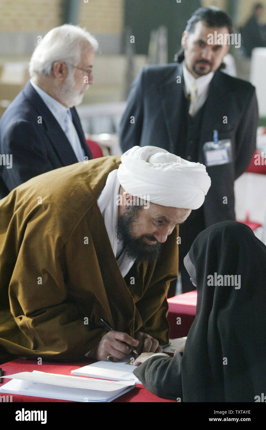 2005 iraqi elections hi-res stock photography and images - Alamy