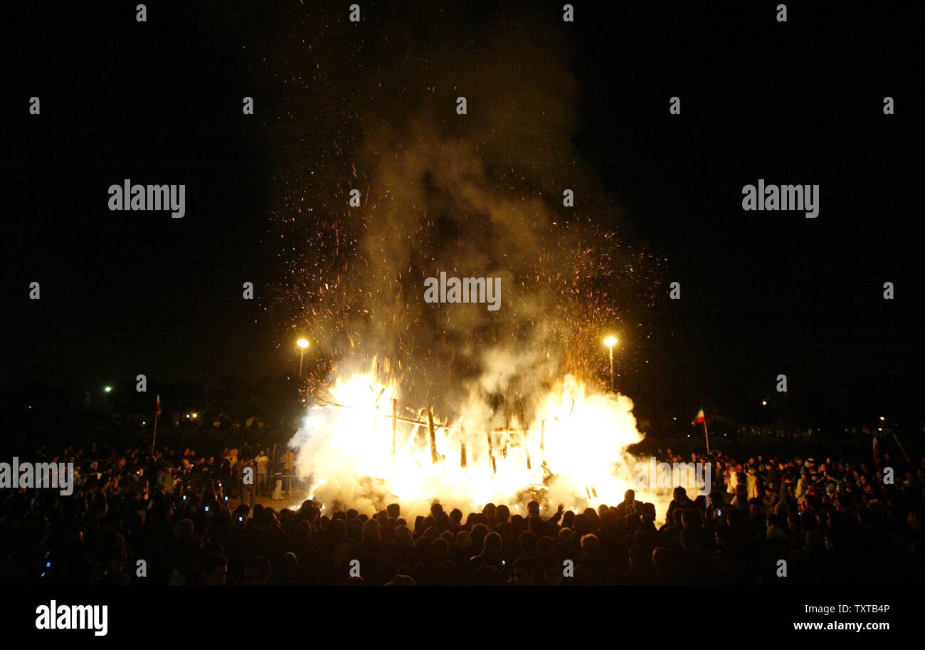 Zoroastrians fire High Resolution Stock Photography and Images - Alamy