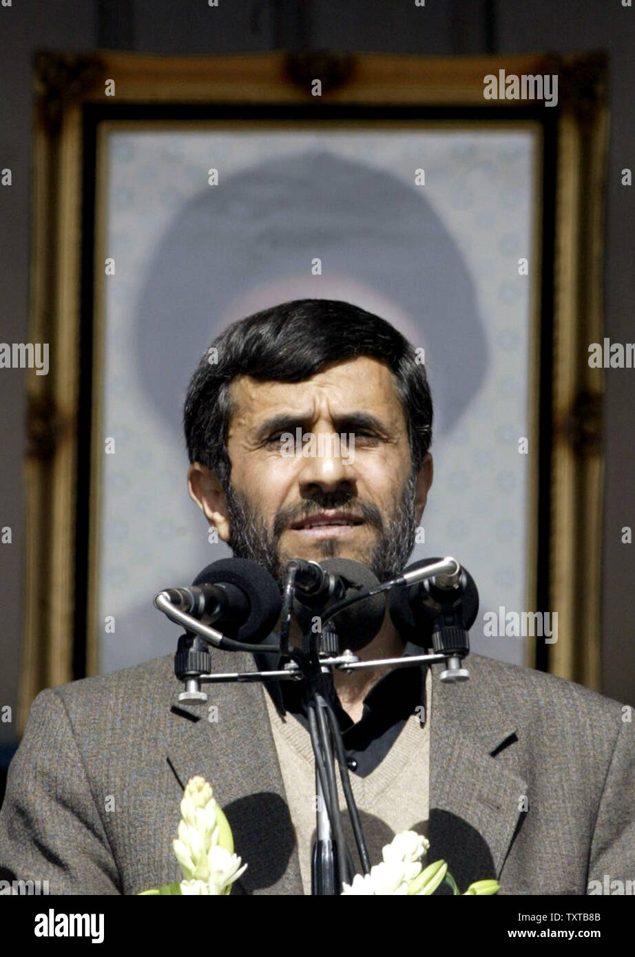 Iran's president Mahmoud Ahmadinejad deivers a speech during the 27th ...