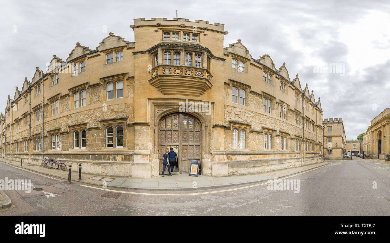Entrance and exterior facade of Oriel college, Oxford university, along ...
