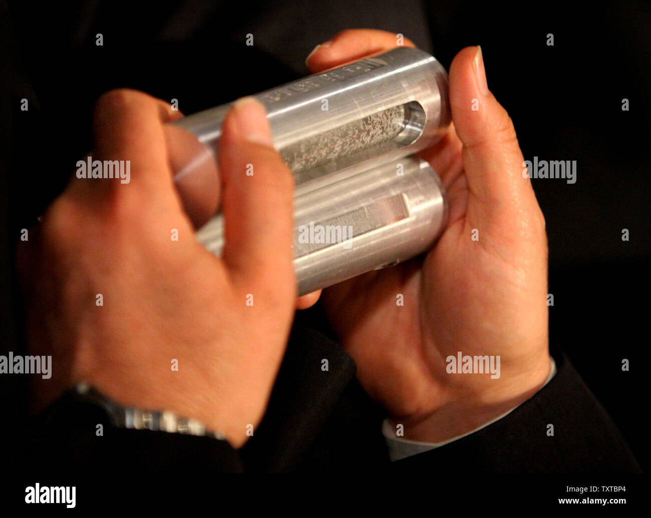 Uranium hexaflouride hi-res stock photography and images - Alamy