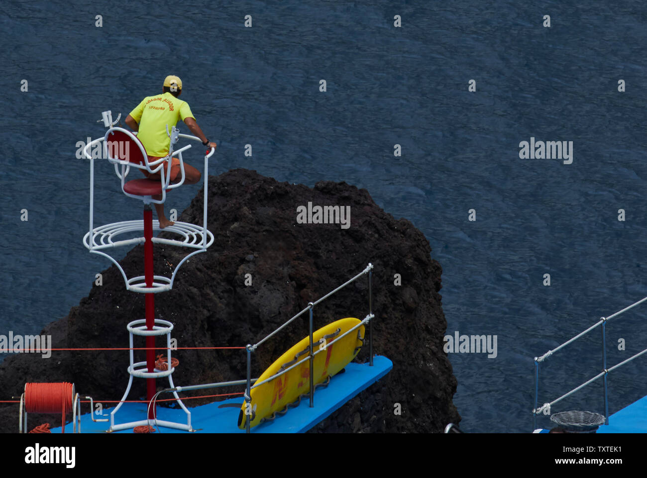 Lifeguard cpr beach hi-res stock photography and images - Alamy