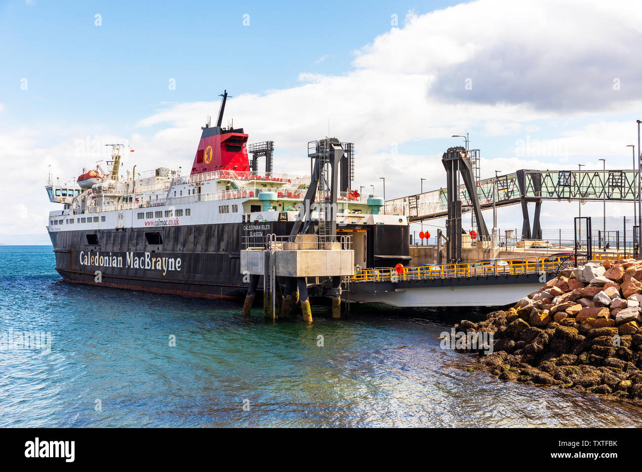 Cars being loaded onto the Caledonian MacBrayne ferry Caledonian Isles ...