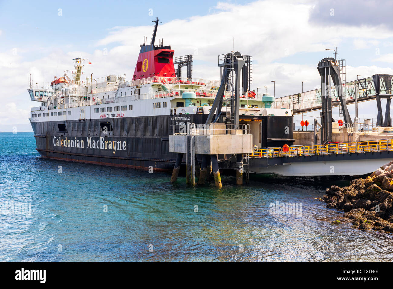 Cars being loaded onto the Caledonian MacBrayne ferry Caledonian Isles ...