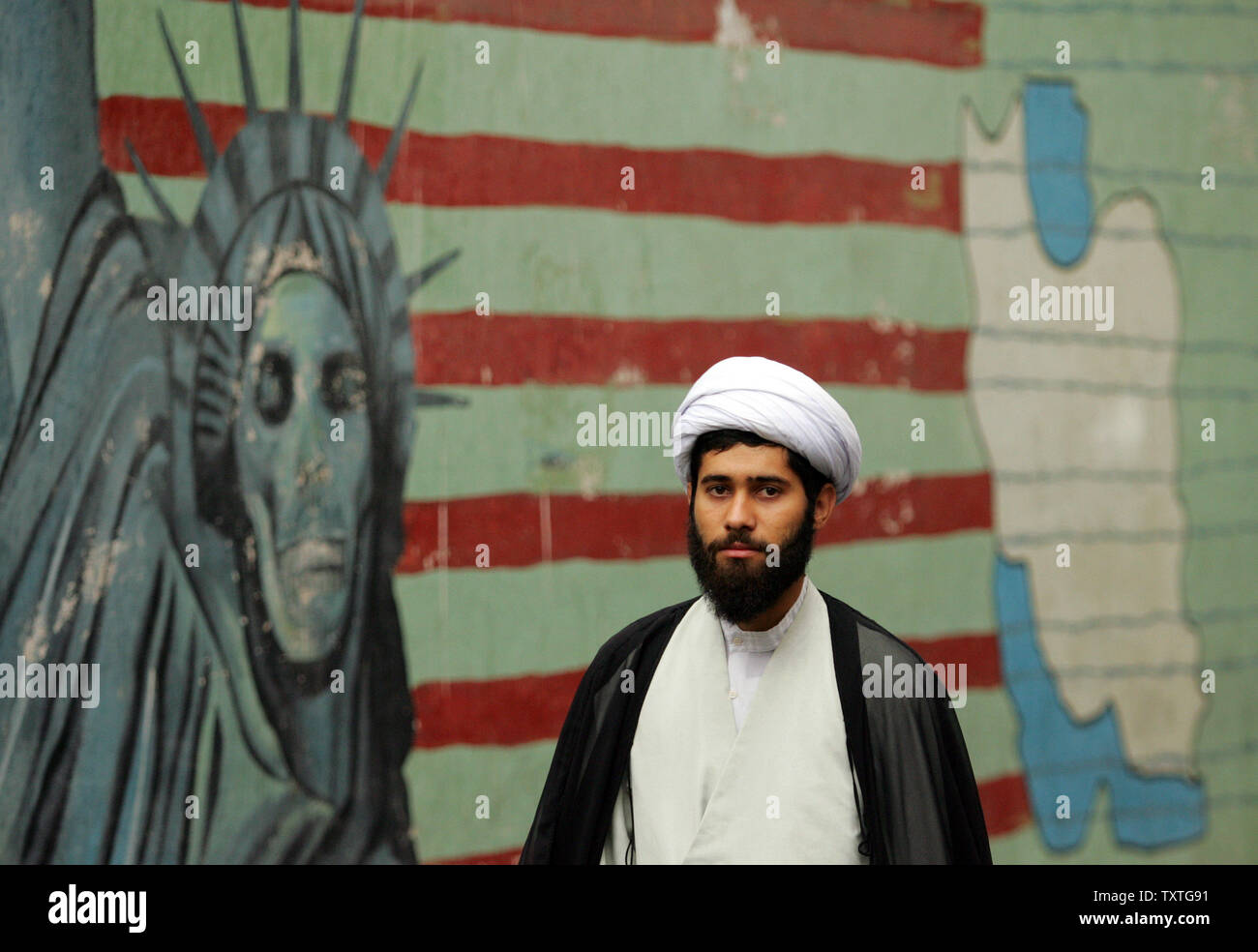 Graffiti in tehran hi-res stock photography and images - Alamy