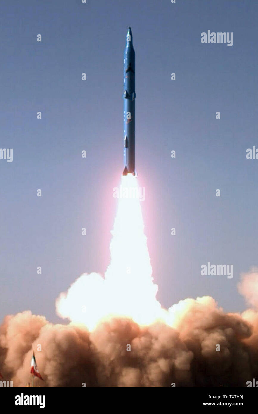 Striking distance hi-res stock photography and images - Alamy