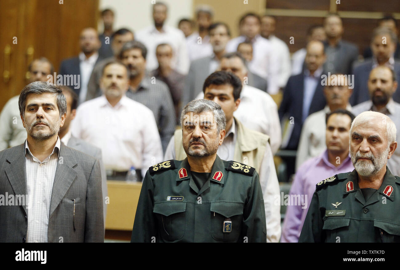 Left right maryam ali hi-res stock photography and images - Alamy