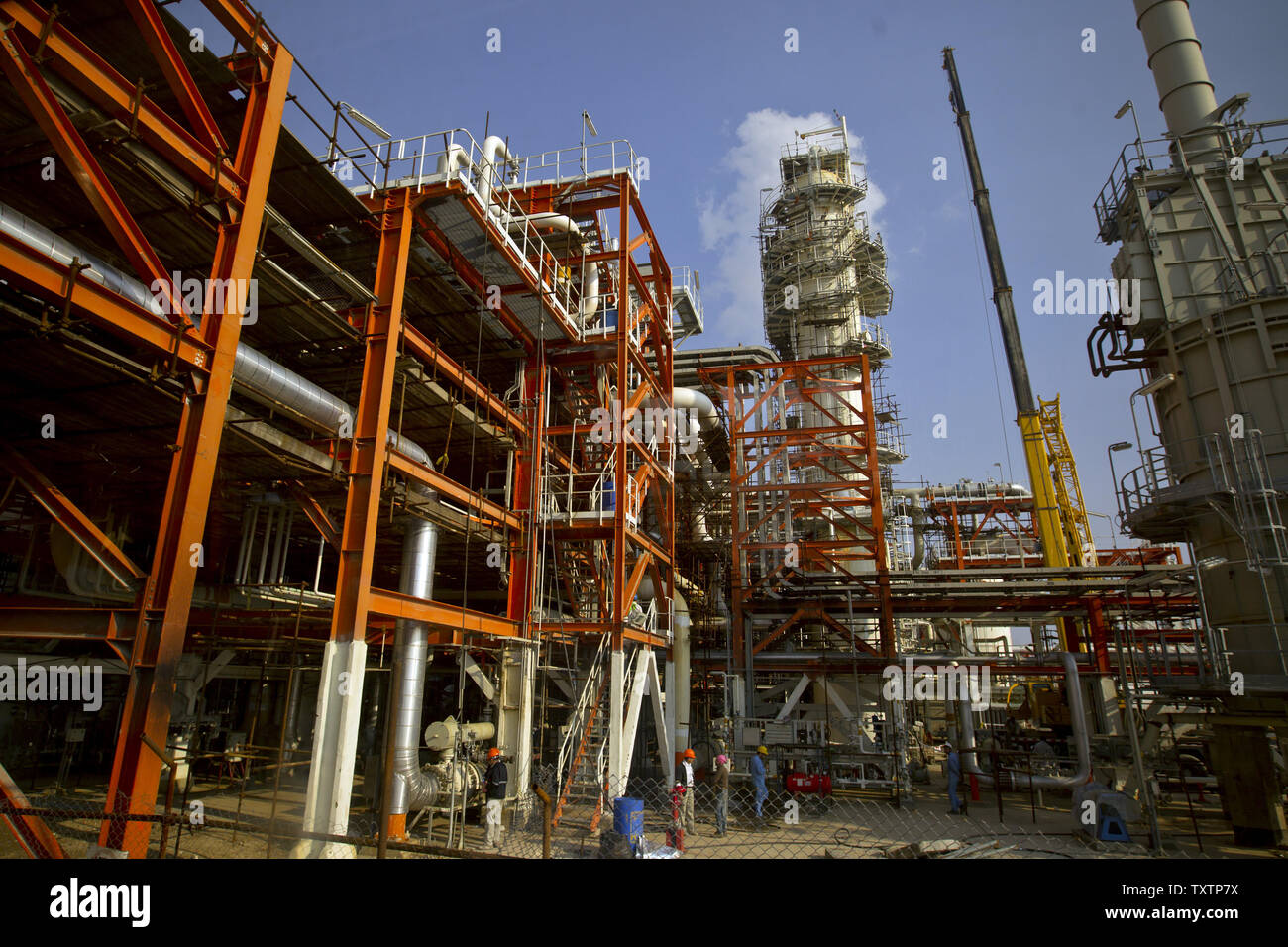 Iranian continue their work at phase 15-16 of the South Pars gas field ...