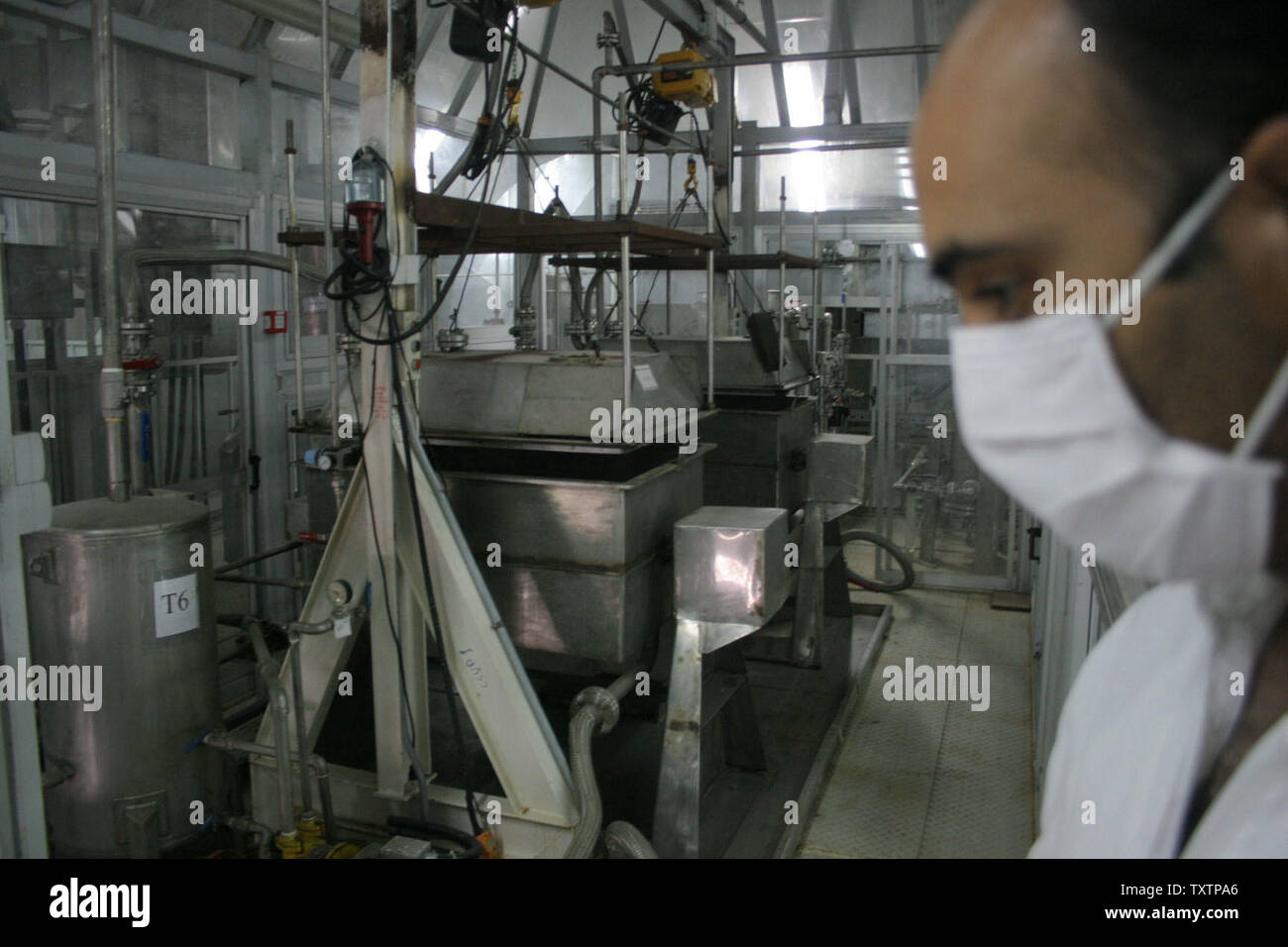 Uranium hexaflouride hi-res stock photography and images - Alamy
