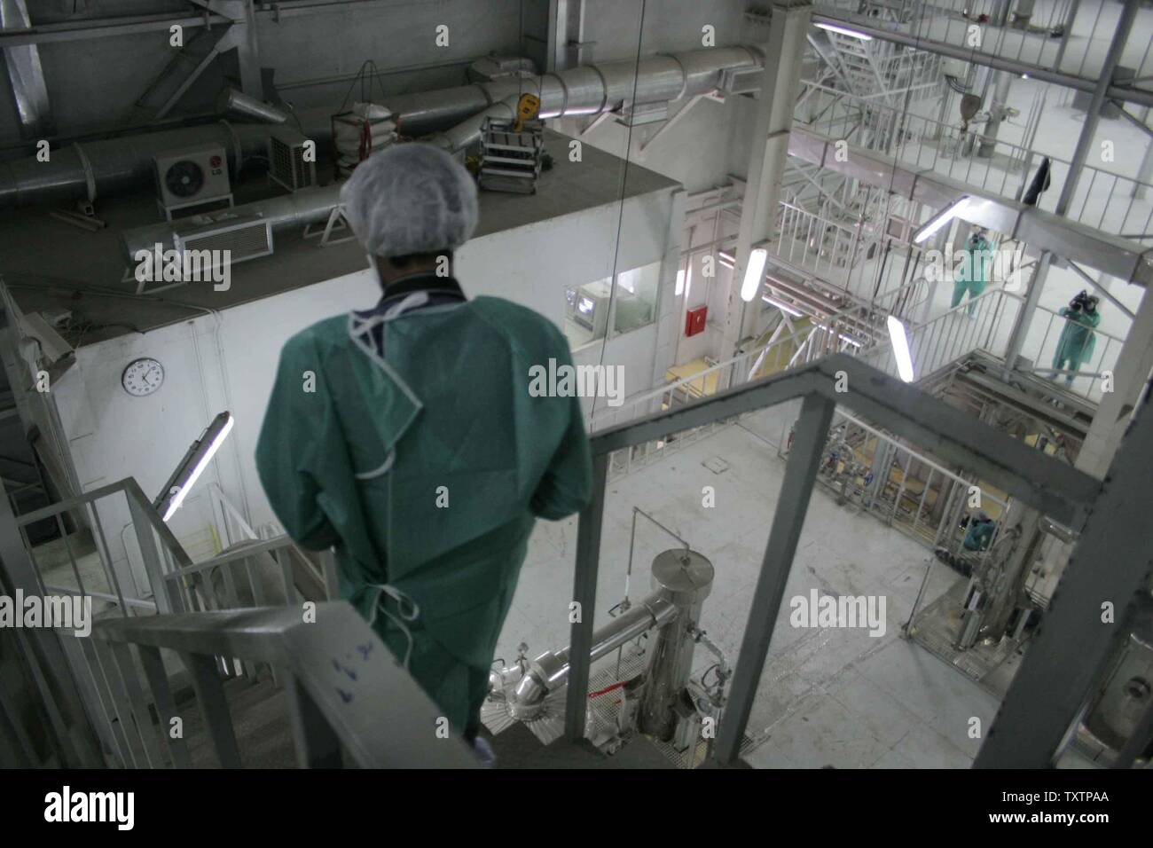 Yellowcake uranium hi-res stock photography and images - Alamy