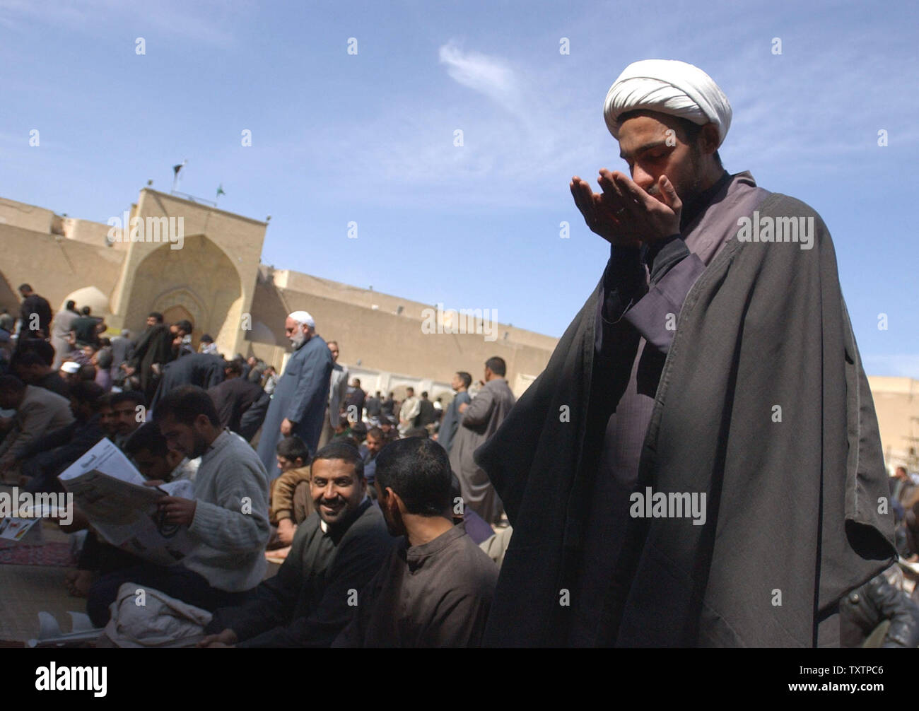 Grand ayatollah ali al sistani hi-res stock photography and images - Alamy