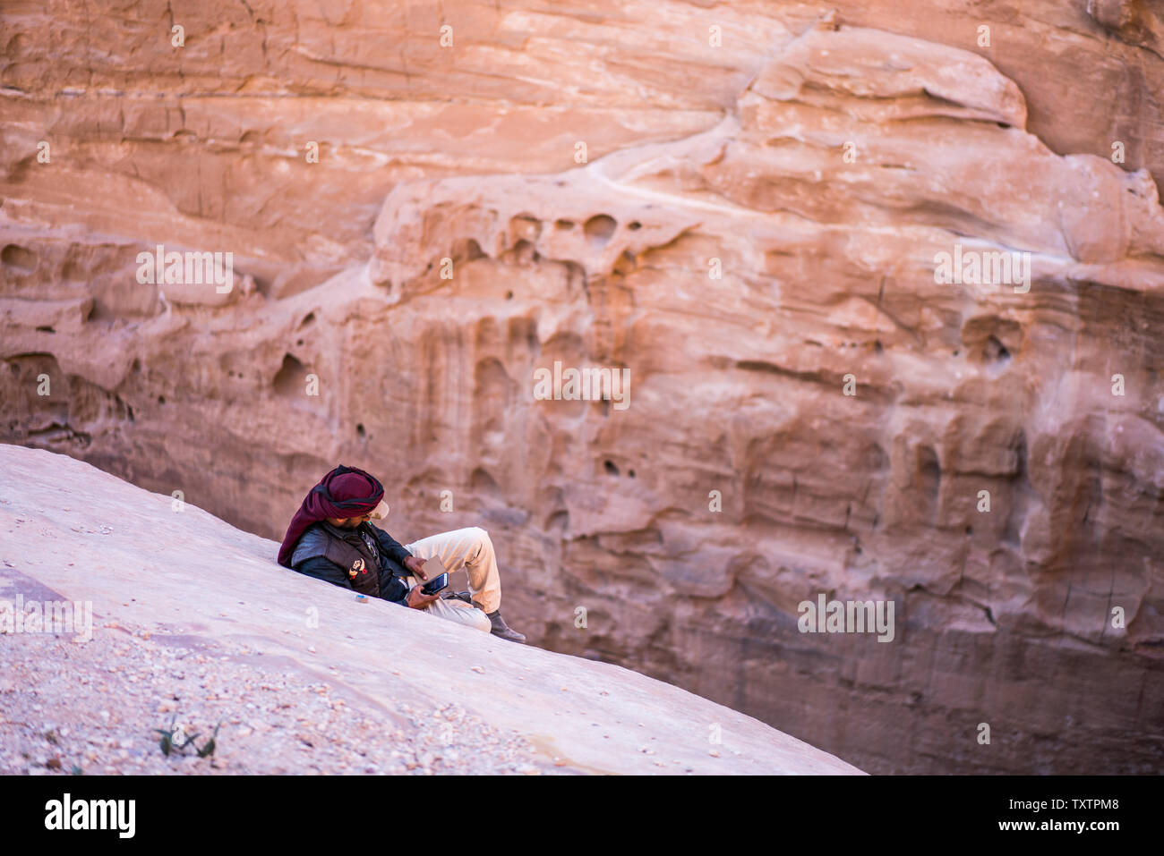 Local people in the Petra, Jordan Stock Photo - Alamy